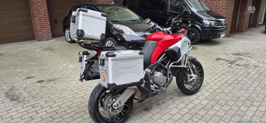 Red Ducati Multistrada 2016 in Vilnius, with an engine capacity of 1.20 L and mileage of 37 thousand km for 7900 €, photo 5 on AUTOMOTO.COM.LV