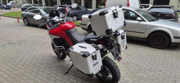 Red Ducati Multistrada 2016 in Vilnius, with an engine capacity of 1.20 L and mileage of 37 thousand km for 7900 €, photo 6 on AUTOMOTO.COM.LV
