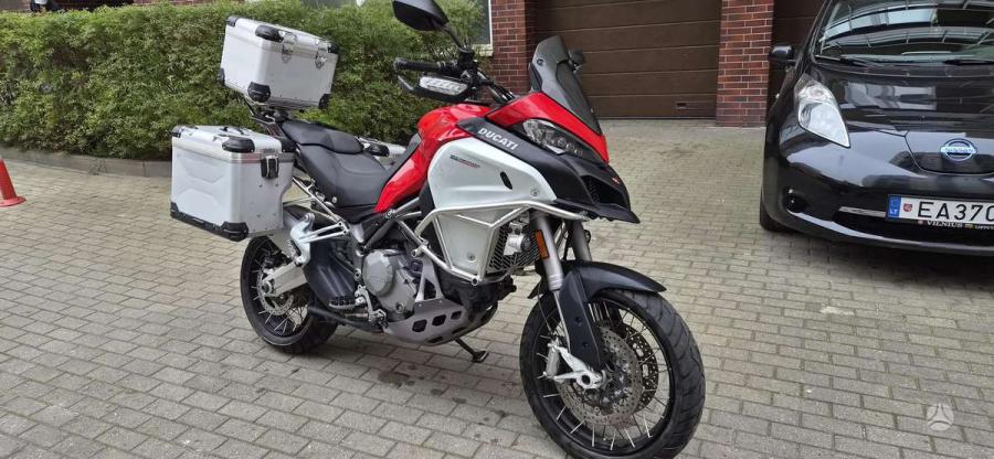 Red Ducati Multistrada 2016 in Vilnius, with an engine capacity of 1.20 L and mileage of 35 thousand km for 7800 €, photo 3 on AUTOMOTO.COM.LV
