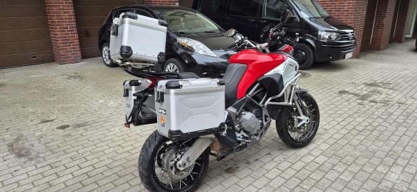 Red Ducati Multistrada 2016 in Vilnius, with an engine capacity of 1.20 L and mileage of 35 thousand km for 7800 €, photo 4 on AUTOMOTO.COM.LV
