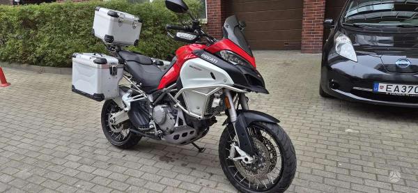 Красный Дукати Multistrada 2016 в Вильнюс, объемом двигателя 1.20 л и пробегом 35 тыс. км за 7900 €, фото 3 на AUTOMOTO.COM.LV