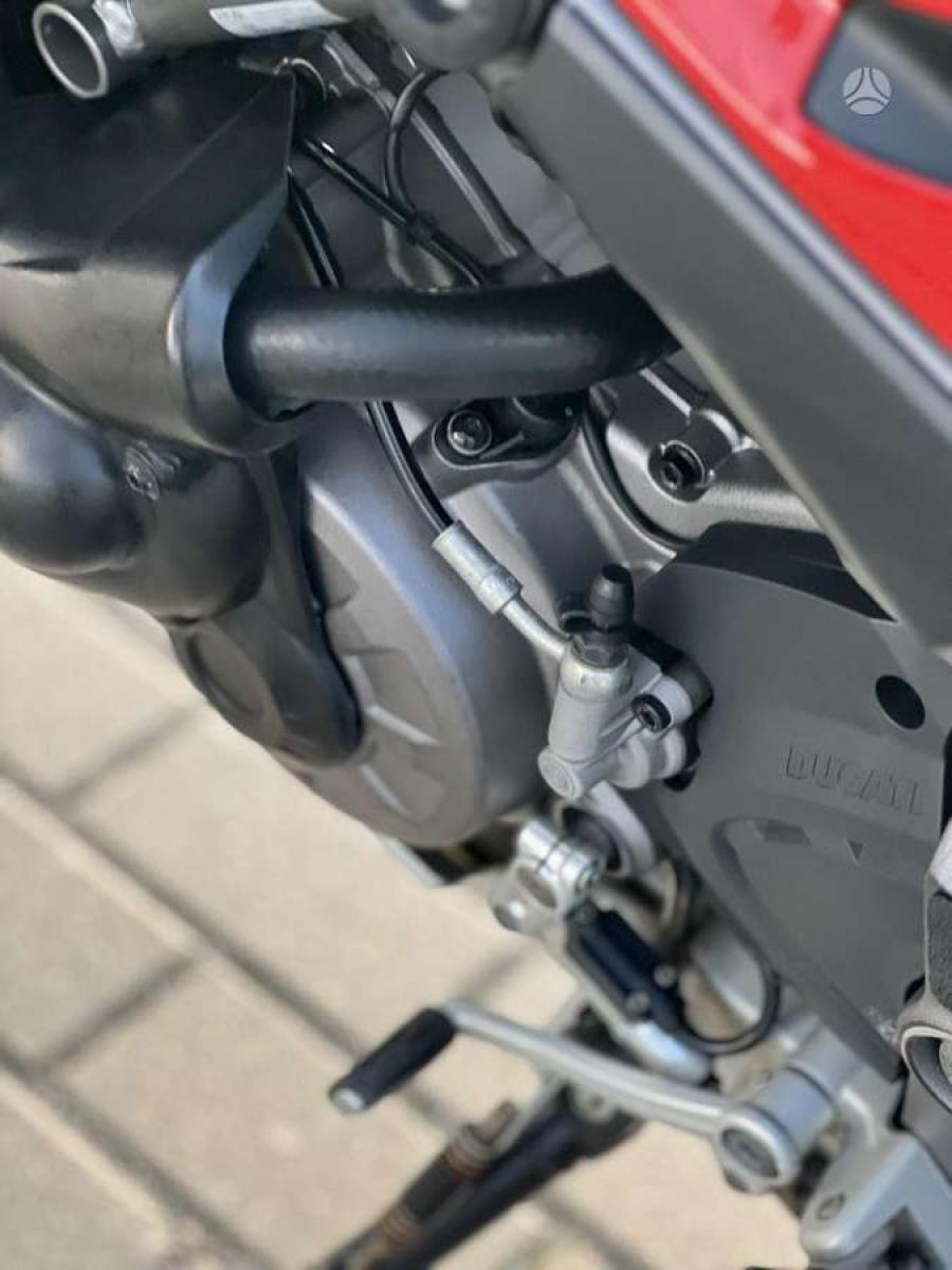 Sarkans Ducati Multistrada 2018 Kauņa, ar dzinēja tilpumu 1.26 L un nobraukumu 45 tūkst. km par 9999 €, foto 13 vietnē AUTOMOTO.COM.LV