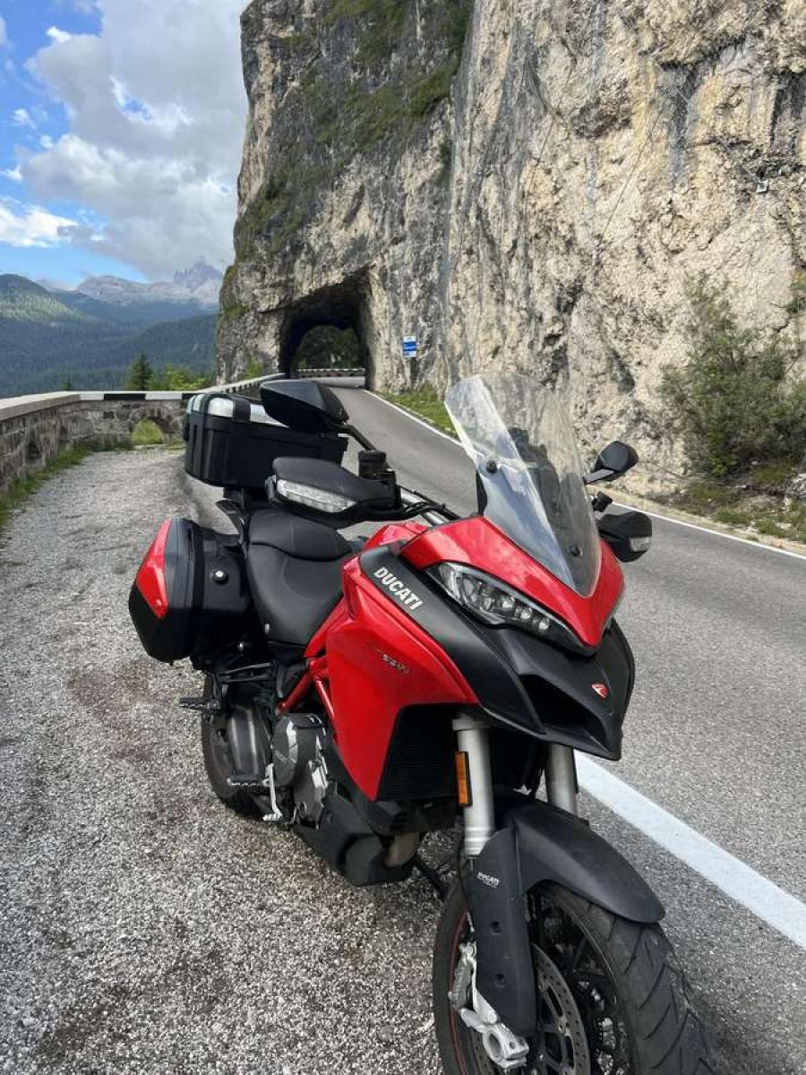 Sarkans Ducati Multistrada 2019 Panevēža, ar dzinēja tilpumu 0.94 L un nobraukumu 37 tūkst. km par 8400 €, foto 1 vietnē AUTOMOTO.COM.LV