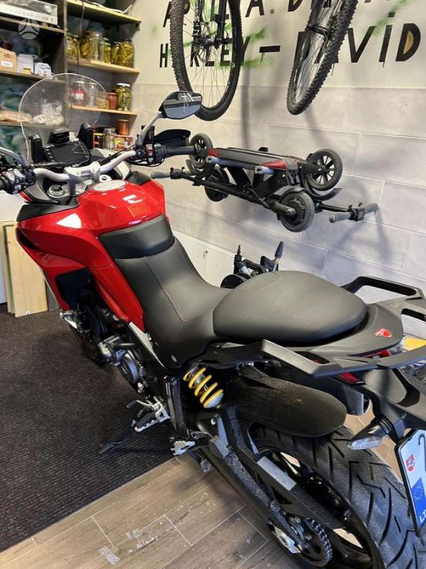 Sarkans Ducati Multistrada 2019 Panevēža, ar dzinēja tilpumu 0.94 L un nobraukumu 37 tūkst. km par 8400 €, foto 2 vietnē AUTOMOTO.COM.LV