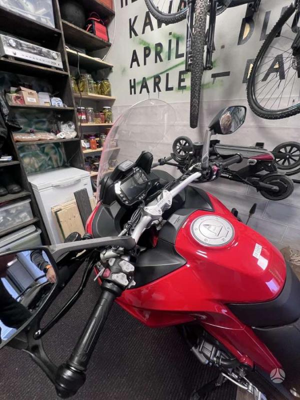 Sarkans Ducati Multistrada 2019 Panevēža, ar dzinēja tilpumu 0.94 L un nobraukumu 37 tūkst. km par 8400 €, foto 3 vietnē AUTOMOTO.COM.LV