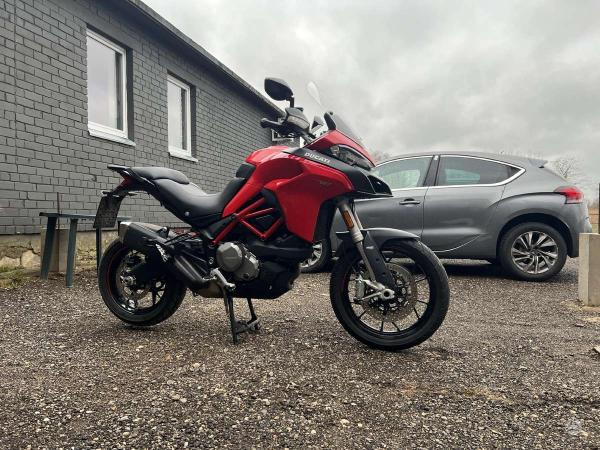 Sarkans Ducati Multistrada 2019 Panevēža, ar dzinēja tilpumu 0.94 L un nobraukumu 37 tūkst. km par 8400 €, foto 5 vietnē AUTOMOTO.COM.LV