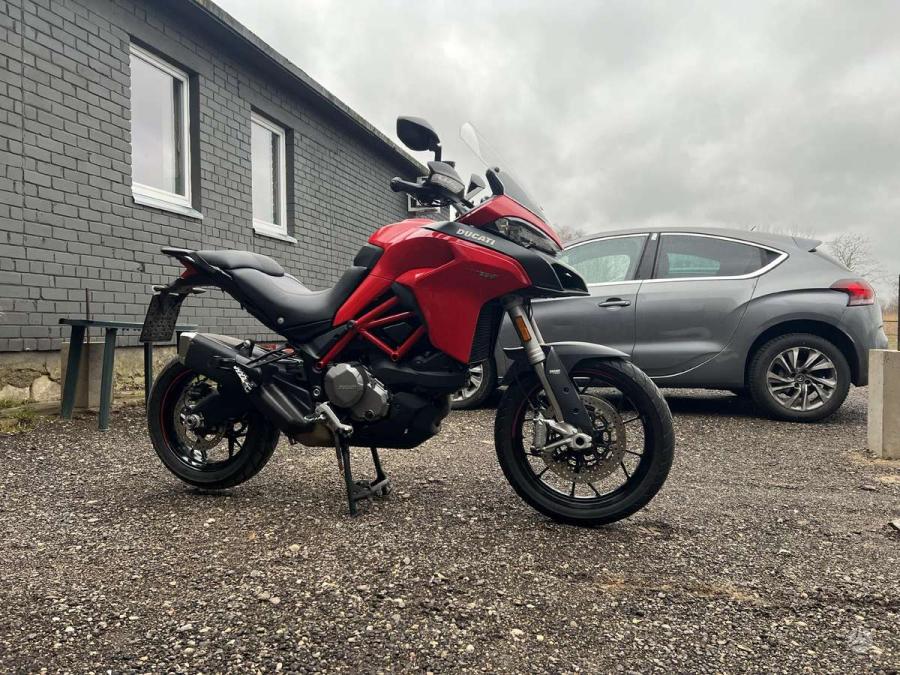 Sarkans Ducati Multistrada 2019 Panevēža, ar dzinēja tilpumu 0.94 L un nobraukumu 37 tūkst. km par 8400 €, foto 5 vietnē AUTOMOTO.COM.LV