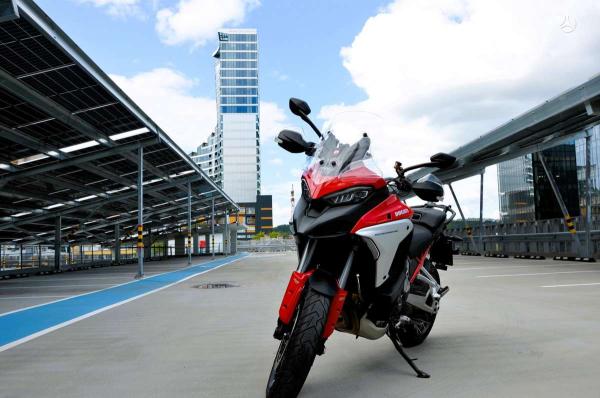 Ducati Multistrada 2024 in Vilnius on AUTOMOTO.COM.LV Red Ducati Multistrada 2024 in Vilnius, with an engine capacity of 1.16 L and mileage of 6 thousand km for 18900 €, photo 3 on AUTOMOTO.COM.LV