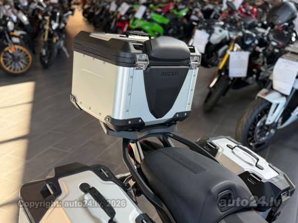 Ducati Multistrada 2025 Tallina vietnē Sarkans Ducati Multistrada 2025 Tallina, ar dzinēja tilpumu 1.16 L un nobraukumu 17 tūkst. km par 19990 €, foto 9 vietnē AUTOMOTO.COM.LV
