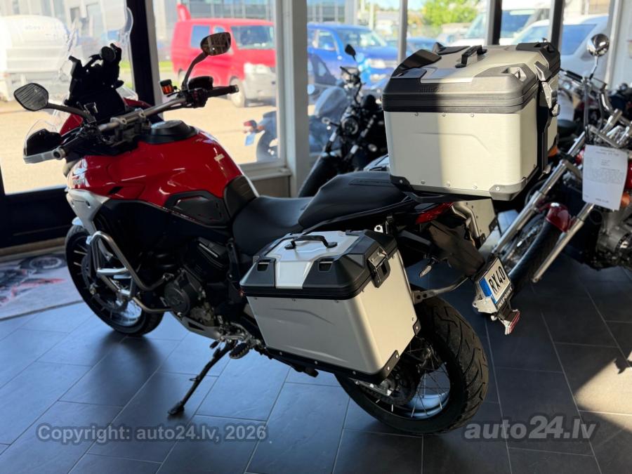 Sarkans Ducati Multistrada 2025 Tallina, ar dzinēja tilpumu 1.16 L un nobraukumu 17 tūkst. km par 19990 €, foto 14 vietnē AUTOMOTO.COM.LV