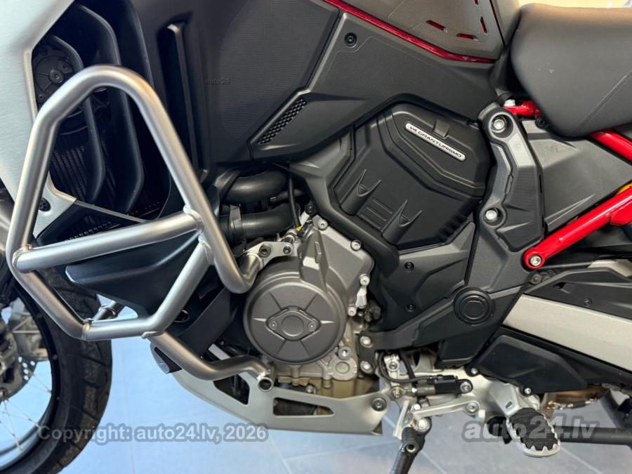 Sarkans Ducati Multistrada 2025 Tallina, ar dzinēja tilpumu 1.16 L un nobraukumu 17 tūkst. km par 19990 €, foto 16 vietnē AUTOMOTO.COM.LV