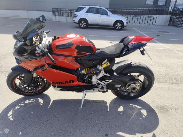 Ducati Panigale 2014 Viļņa, ar dzinēja tilpumu 0.90 L un nobraukumu 15 tūkst. km par 6999 €, foto 2 vietnē AUTOMOTO.COM.LV