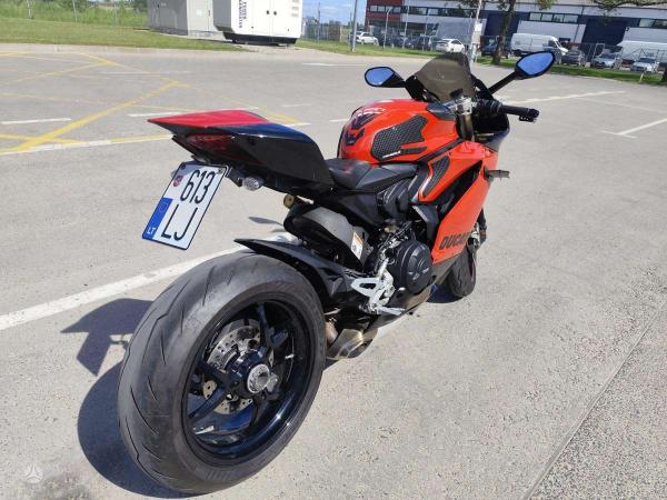 Ducati Panigale 2014 Viļņa, ar dzinēja tilpumu 0.90 L un nobraukumu 15 tūkst. km par 6999 €, foto 4 vietnē AUTOMOTO.COM.LV