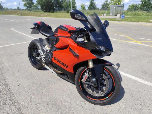 Ducati Panigale 2014 Viļņa, ar dzinēja tilpumu 0.90 L un nobraukumu 15 tūkst. km par 6999 €, foto 6 vietnē AUTOMOTO.COM.LV