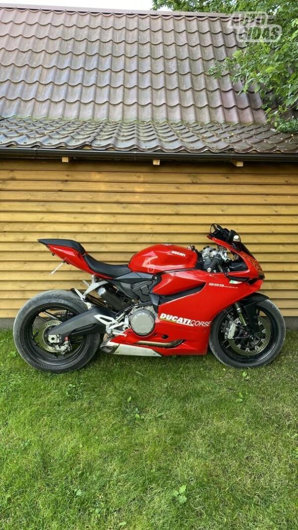 Ducati Panigale 2014 Palanga vietnē Ducati Panigale 2014 Palanga, ar dzinēja tilpumu 0.00 L un nobraukumu 0 tūkst. km par 9000 €, foto 3 vietnē AUTOMOTO.COM.LV