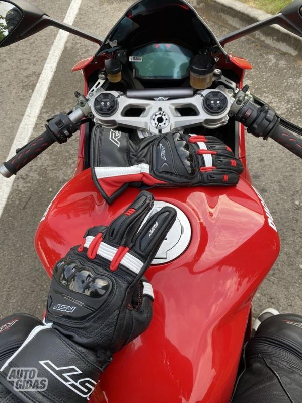 Ducati Panigale 2014 Palanga vietnē Ducati Panigale 2014 Palanga, ar dzinēja tilpumu 0.00 L un nobraukumu 0 tūkst. km par 9000 €, foto 7 vietnē AUTOMOTO.COM.LV