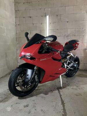 Sarkans Ducati Panigale 2014 Viļņa, ar dzinēja tilpumu 0.90 L un nobraukumu 13 tūkst. km par 6999 €, foto 5 vietnē AUTOMOTO.COM.LV