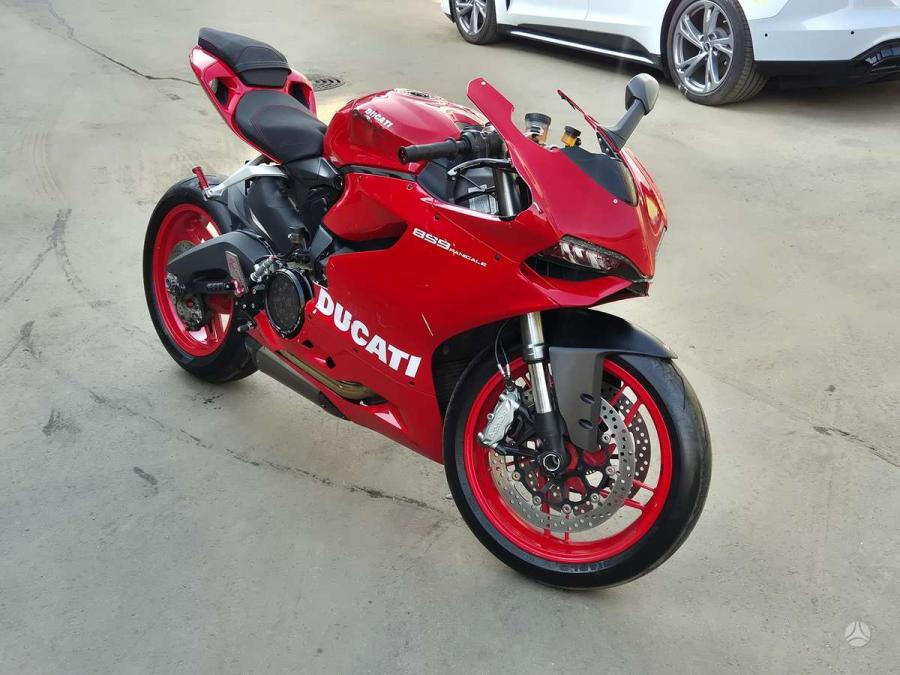 Красный Дукати Panigale 2014 в Вильнюс, объемом двигателя 0.90 л и пробегом 13 тыс. км за 8400 €, фото 1 на AUTOMOTO.COM.LV