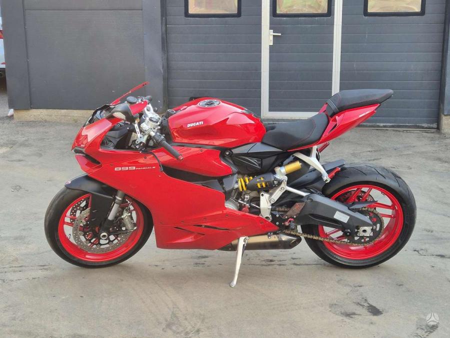 Красный Дукати Panigale 2014 в Вильнюс, объемом двигателя 0.90 л и пробегом 13 тыс. км за 8400 €, фото 6 на AUTOMOTO.COM.LV