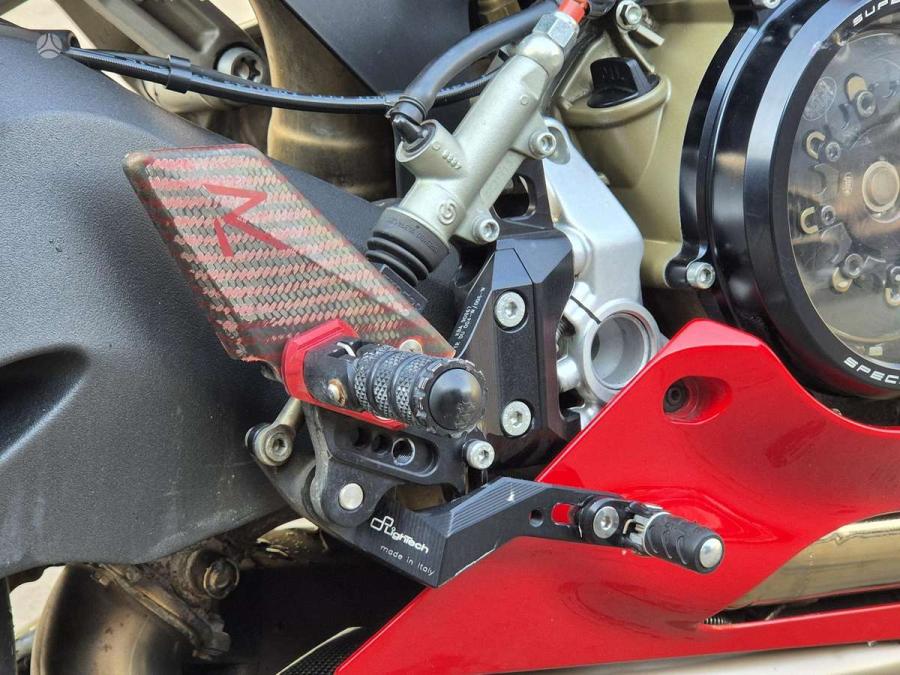 Красный Дукати Panigale 2014 в Вильнюс, объемом двигателя 0.90 л и пробегом 13 тыс. км за 8400 €, фото 16 на AUTOMOTO.COM.LV