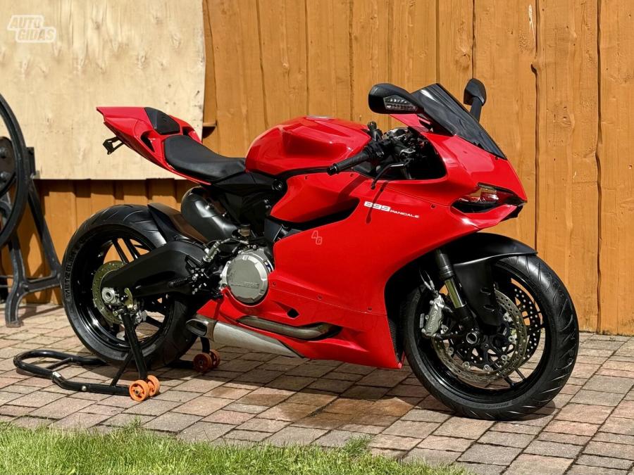 Красный Дукати Panigale 2016 в Вильнюс, объемом двигателя 0.90 л и пробегом 20 тыс. км за 8700 €, фото 1 на AUTOMOTO.COM.LV