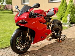 Красный Дукати Panigale 2016 в Вильнюс, объемом двигателя 0.90 л и пробегом 20 тыс. км за 8700 €, фото 5 на AUTOMOTO.COM.LV