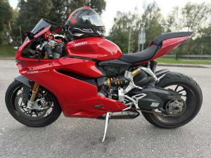 Sarkans Ducati Panigale 2016 Viļņa, ar dzinēja tilpumu 1.30 L un nobraukumu 16 tūkst. km par 13000 €, foto 4 vietnē AUTOMOTO.COM.LV