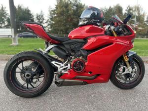 Sarkans Ducati Panigale 2016 Viļņa, ar dzinēja tilpumu 1.30 L un nobraukumu 16 tūkst. km par 13000 €, foto 5 vietnē AUTOMOTO.COM.LV