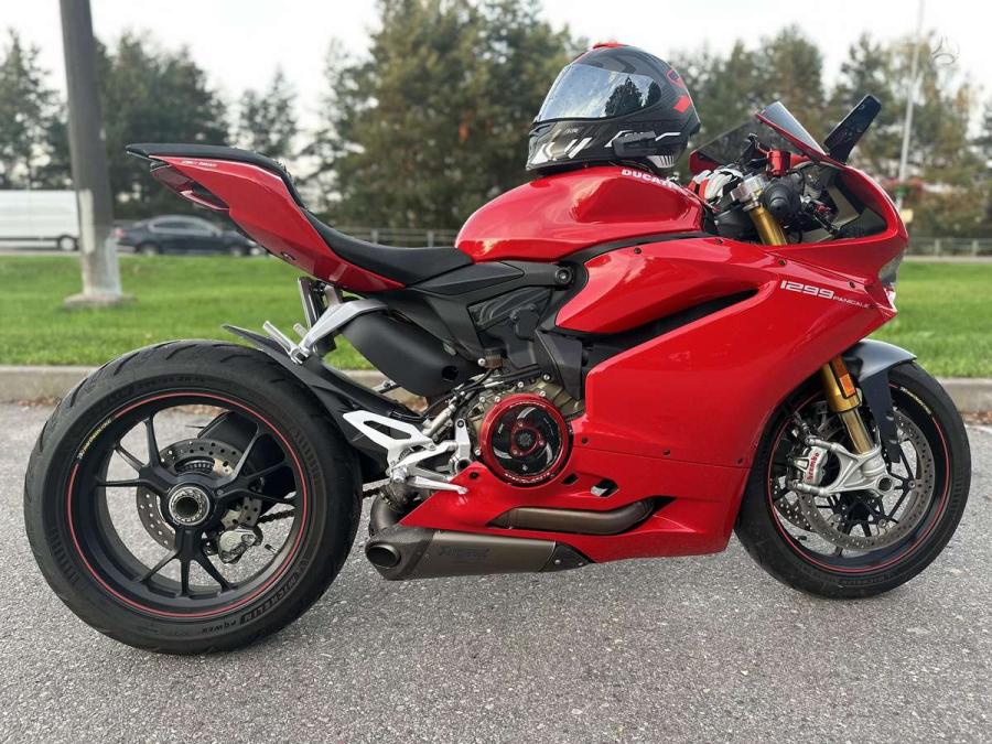Sarkans Ducati Panigale 2016 Viļņa, ar dzinēja tilpumu 1.30 L un nobraukumu 16 tūkst. km par 13000 €, foto 5 vietnē AUTOMOTO.COM.LV