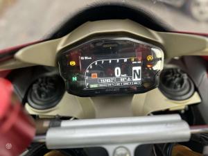 Sarkans Ducati Panigale 2016 Viļņa, ar dzinēja tilpumu 1.30 L un nobraukumu 16 tūkst. km par 13000 €, foto 8 vietnē AUTOMOTO.COM.LV