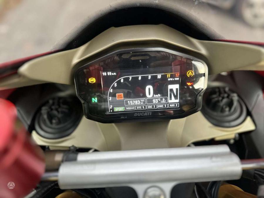 Sarkans Ducati Panigale 2016 Viļņa, ar dzinēja tilpumu 1.30 L un nobraukumu 16 tūkst. km par 13000 €, foto 8 vietnē AUTOMOTO.COM.LV