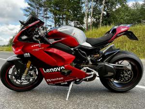 Sarkans Ducati Panigale 2018 Kauņa, ar dzinēja tilpumu 1.10 L un nobraukumu 20 tūkst. km par 18500 €, foto 4 vietnē AUTOMOTO.COM.LV