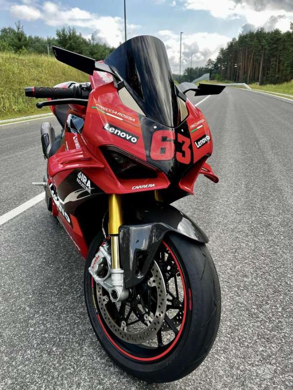 Sarkans Ducati Panigale 2018 Kauņa, ar dzinēja tilpumu 1.10 L un nobraukumu 20 tūkst. km par 18500 €, foto 6 vietnē AUTOMOTO.COM.LV