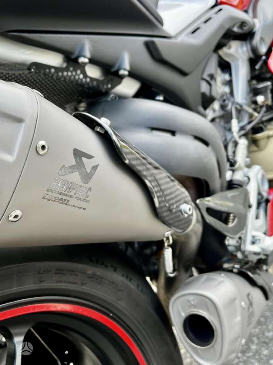 Sarkans Ducati Panigale 2018 Kauņa, ar dzinēja tilpumu 1.10 L un nobraukumu 20 tūkst. km par 18500 €, foto 9 vietnē AUTOMOTO.COM.LV