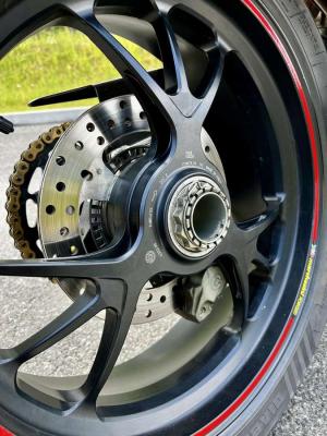 Sarkans Ducati Panigale 2018 Kauņa, ar dzinēja tilpumu 1.10 L un nobraukumu 20 tūkst. km par 18500 €, foto 10 vietnē AUTOMOTO.COM.LV