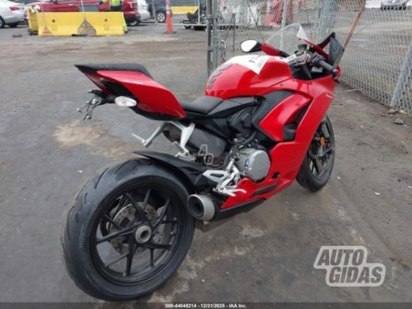 Red Ducati Panigale 2021 in Klaipeda, with an engine capacity of 0.00 L and mileage of 6 thousand km for 8000 €, photo 4 on AUTOMOTO.COM.LV