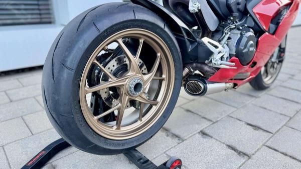 Sarkans Ducati Panigale 2021 Viļņa, ar dzinēja tilpumu 0.96 L un nobraukumu 6 tūkst. km par 12499 €, foto 8 vietnē AUTOMOTO.COM.LV