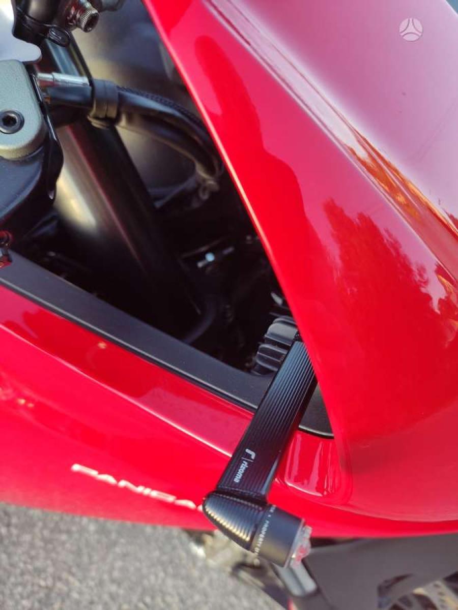 Red Ducati Panigale 2022 in Panevezys, with an engine capacity of 0.96 L and mileage of 6 thousand km for 11500 €, photo 6 on AUTOMOTO.COM.LV