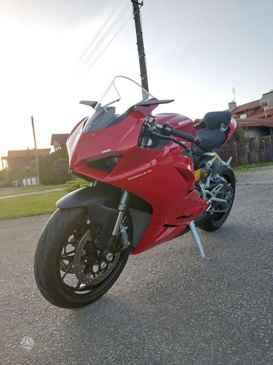 Red Ducati Panigale 2022 in Panevezys, with an engine capacity of 0.96 L and mileage of 6 thousand km for 11500 €, photo 8 on AUTOMOTO.COM.LV