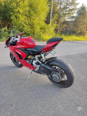 Red Ducati Panigale 2022 in Panevezys, with an engine capacity of 0.96 L and mileage of 6 thousand km for 11500 €, photo 9 on AUTOMOTO.COM.LV