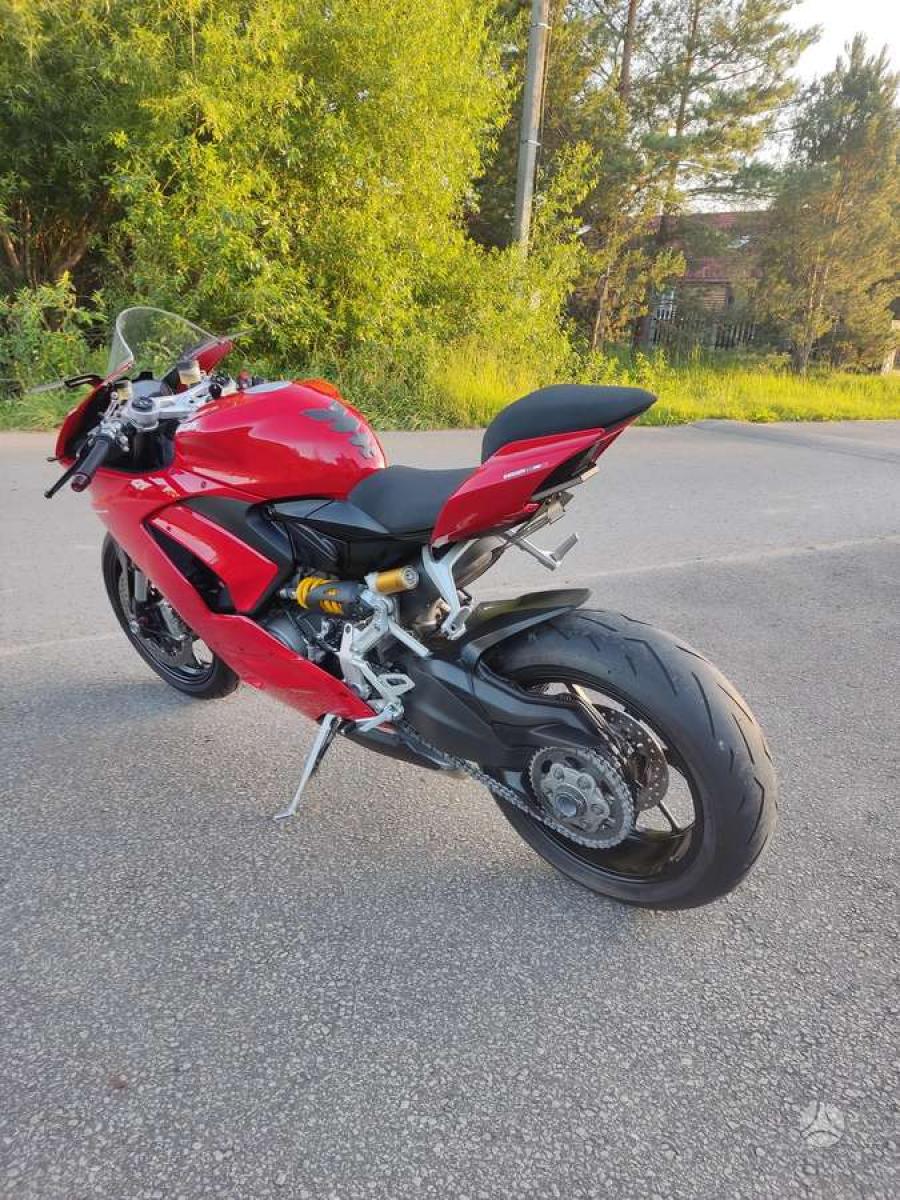 Red Ducati Panigale 2022 in Panevezys, with an engine capacity of 0.96 L and mileage of 6 thousand km for 11500 €, photo 9 on AUTOMOTO.COM.LV
