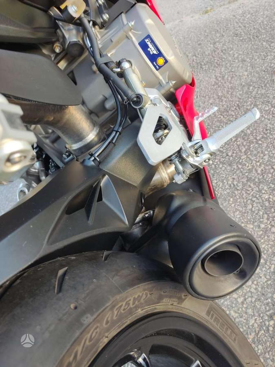 Red Ducati Panigale 2022 in Panevezys, with an engine capacity of 0.96 L and mileage of 6 thousand km for 11500 €, photo 18 on AUTOMOTO.COM.LV