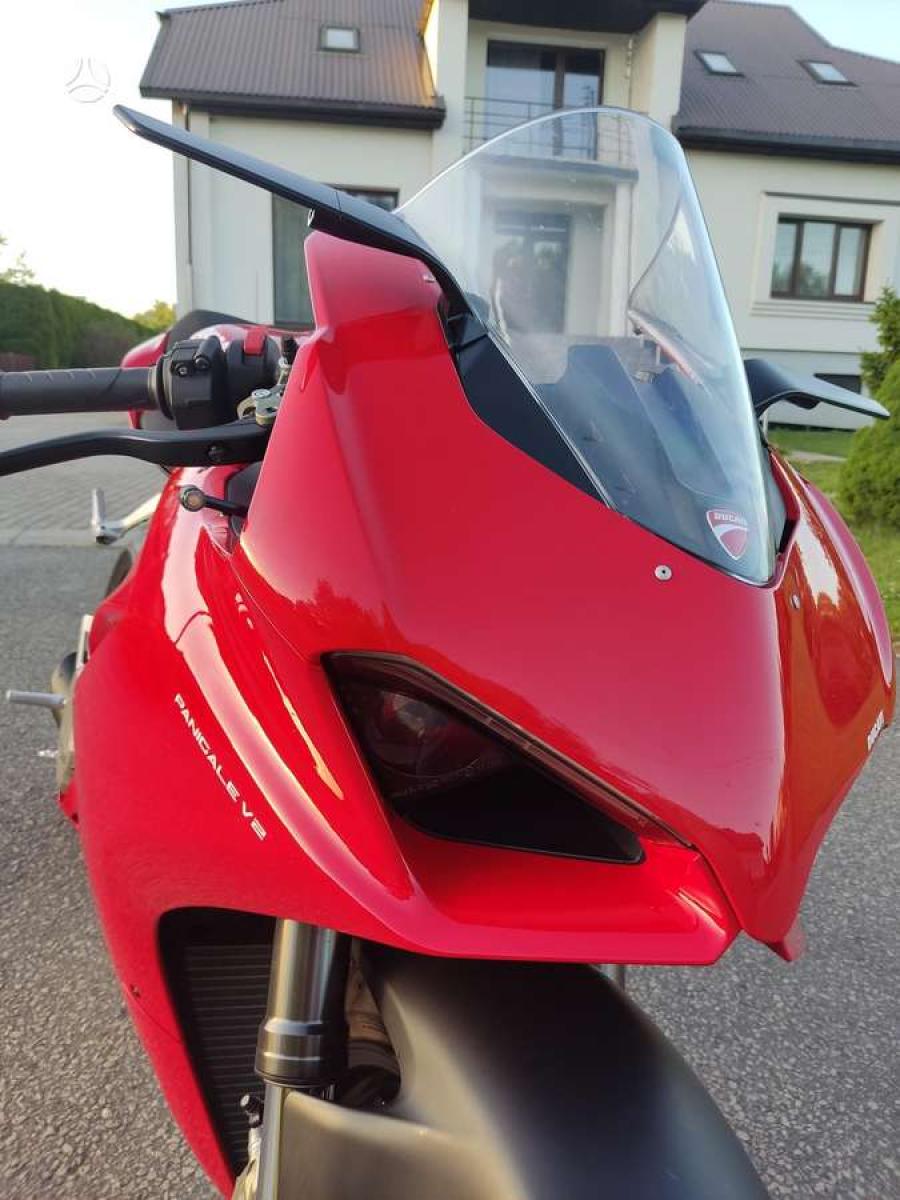 Red Ducati Panigale 2022 in Panevezys, with an engine capacity of 0.96 L and mileage of 6 thousand km for 11500 €, photo 20 on AUTOMOTO.COM.LV