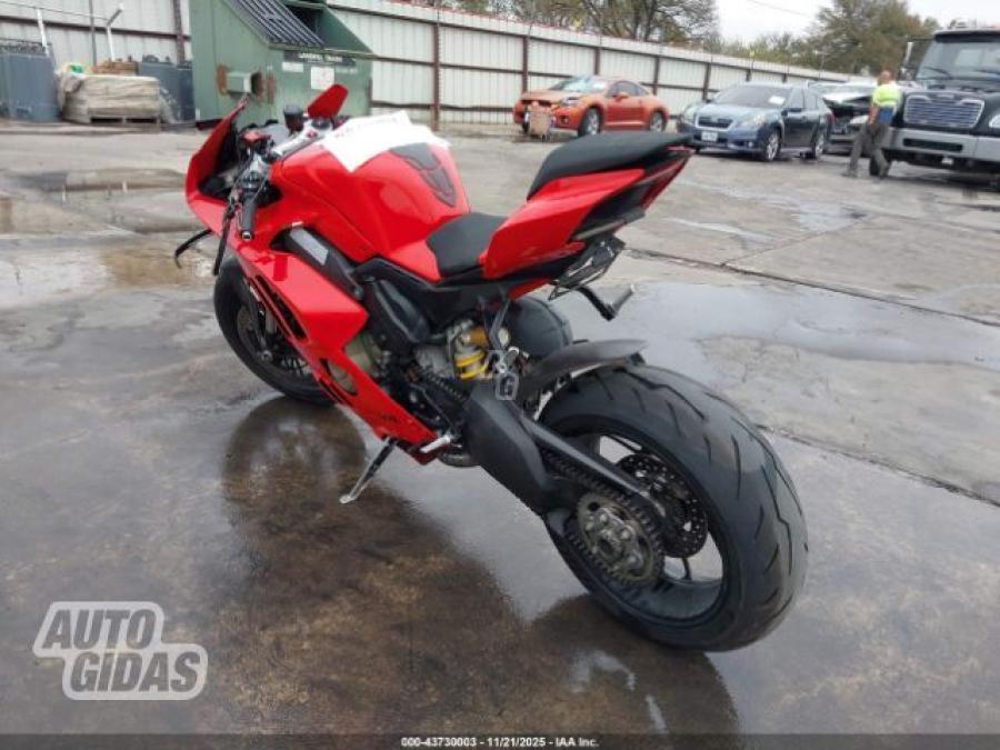 Red Ducati Panigale 2024 in Klaipeda, with an engine capacity of 0.00 L and mileage of 5 thousand km for 9900 €, photo 3 on AUTOMOTO.COM.LV