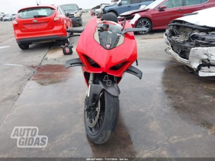 Red Ducati Panigale 2024 in Klaipeda, with an engine capacity of 0.00 L and mileage of 5 thousand km for 9900 €, photo 5 on AUTOMOTO.COM.LV