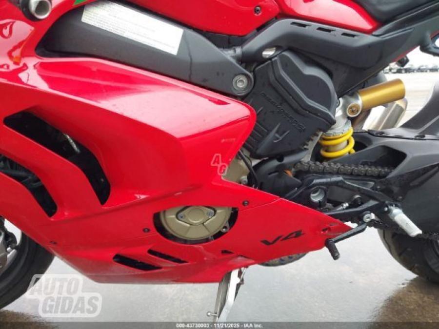 Red Ducati Panigale 2024 in Klaipeda, with an engine capacity of 0.00 L and mileage of 5 thousand km for 9900 €, photo 9 on AUTOMOTO.COM.LV