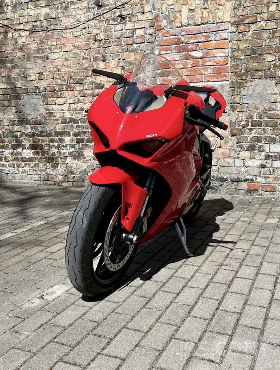 Ducati Panigale V4 2018 in Liepaja, with an engine capacity of 1.10 L and mileage of 0 thousand km for 18500 €, photo 4 on AUTOMOTO.COM.LV