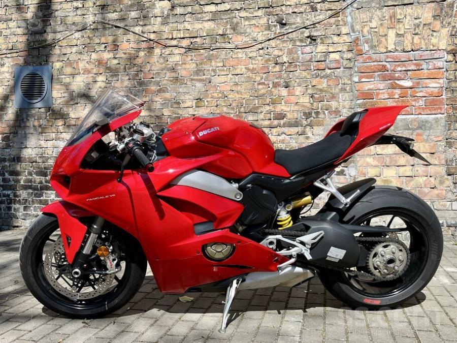 Ducati Panigale V4 2018 in Liepaja, with an engine capacity of 1.10 L and mileage of 0 thousand km for 18500 €, photo 5 on AUTOMOTO.COM.LV