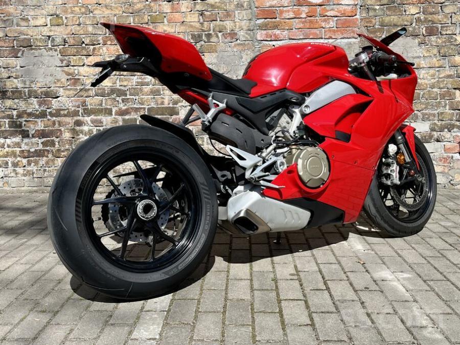 Ducati Panigale V4 2018 in Liepaja, with an engine capacity of 1.10 L and mileage of 0 thousand km for 18500 €, photo 6 on AUTOMOTO.COM.LV