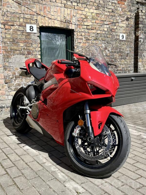 Ducati Panigale V4 2018 Liepāja, ar dzinēja tilpumu 1.10 L un nobraukumu 0 tūkst. km par 18500 €, foto 7 vietnē AUTOMOTO.COM.LV